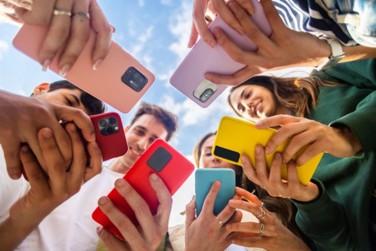 Trendy social media na 2026 rok, które zmienią Twoją strategię ...